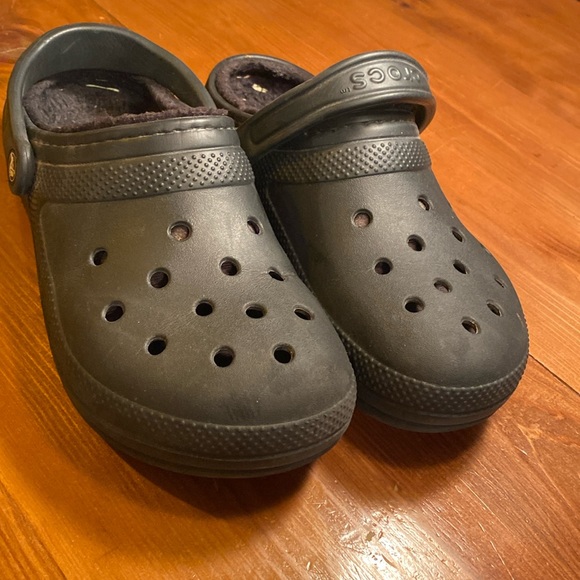 Shoes | Womens Used Black Fuzzy Crocs Size 9 | Poshmark